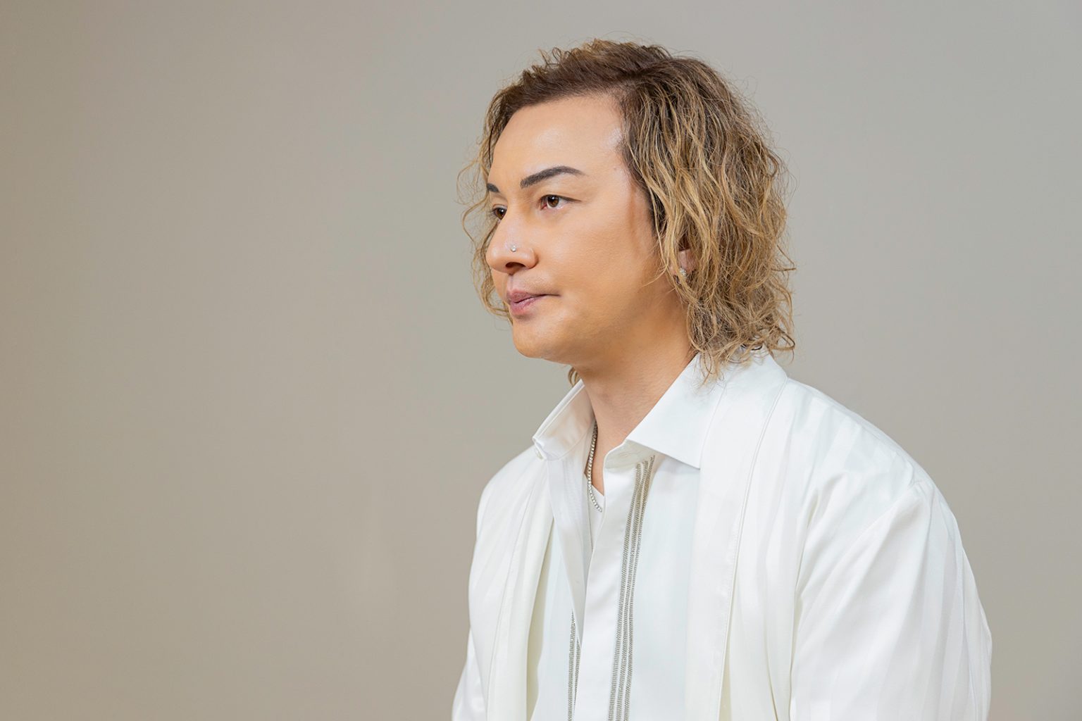 【ISSA】ソロアルバム『I SING』いろんなものをそぎ落としたら、やっぱり歌が残った | コラム | エイベックス・ポータル