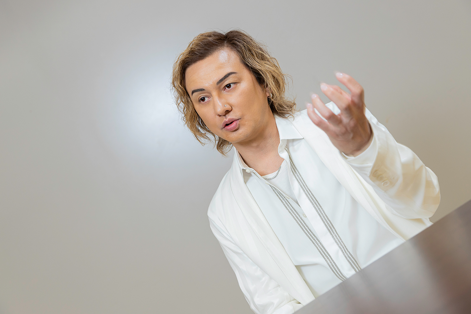 【ISSA】ソロアルバム『I SING』いろんなものをそぎ落としたら、やっぱり歌が残った | コラム | エイベックス・ポータル