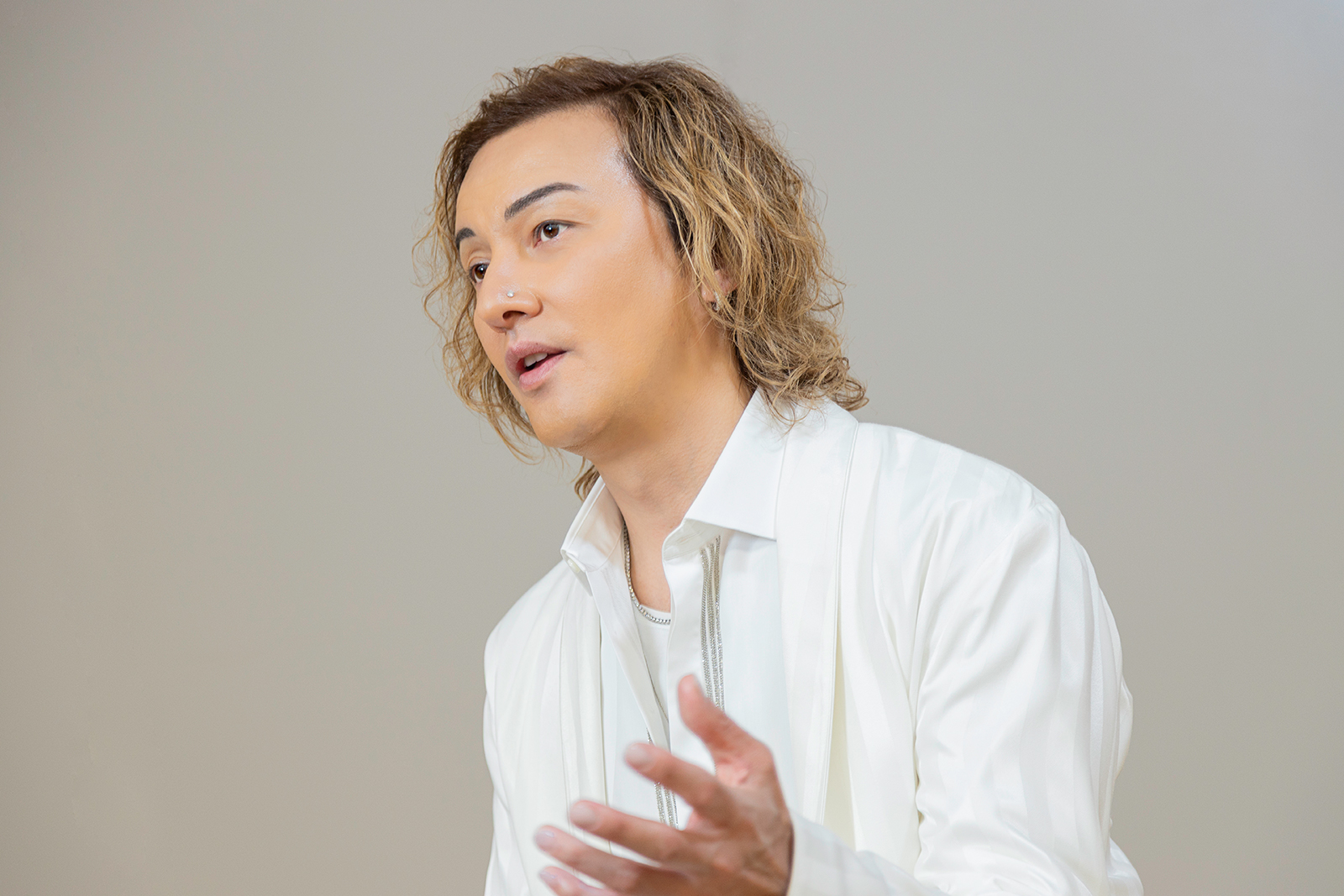 【ISSA】ソロアルバム『I SING』いろんなものをそぎ落としたら、やっぱり歌が残った | コラム | エイベックス・ポータル